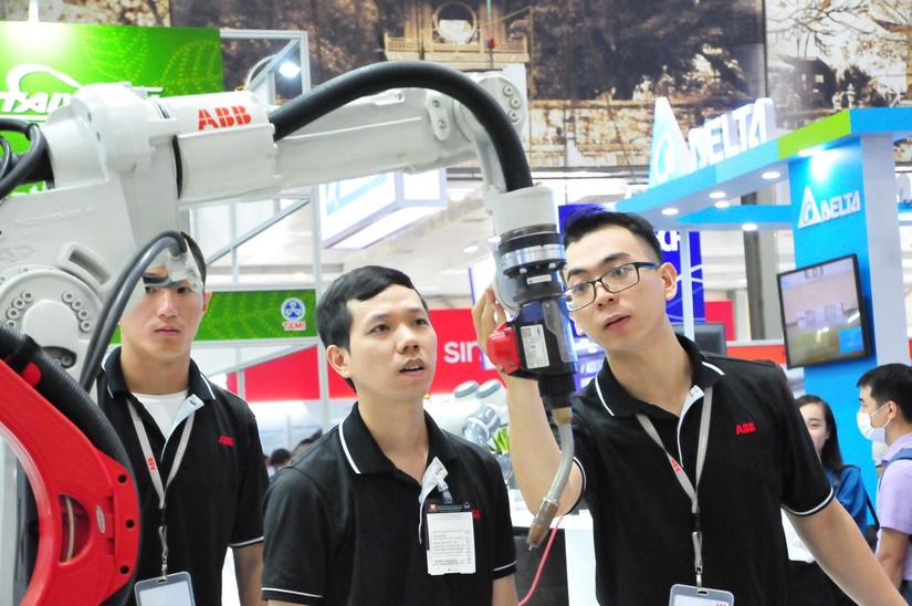 Khởi động 2 triển lãm quốc tế sản xuất công nghiệp VME và điện tử ...